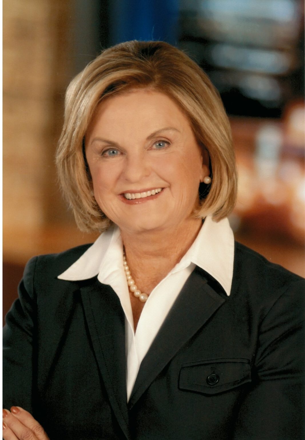 Longtime WCVB Chronicle Anchor Mary Richardson passes away at 76 ...